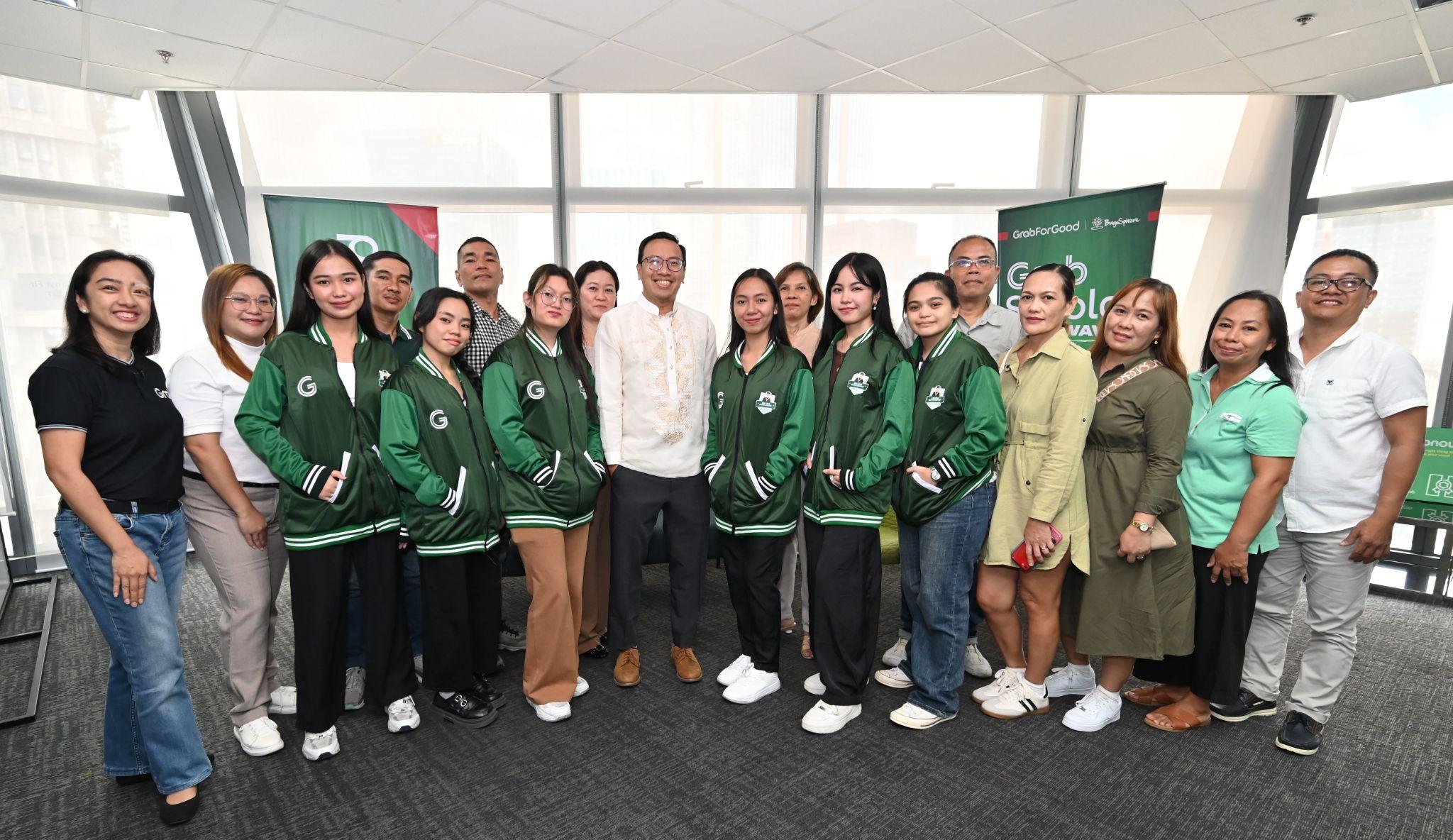 GrabScholar: Empowering Dreams This Holiday Season – Wheels Philippines